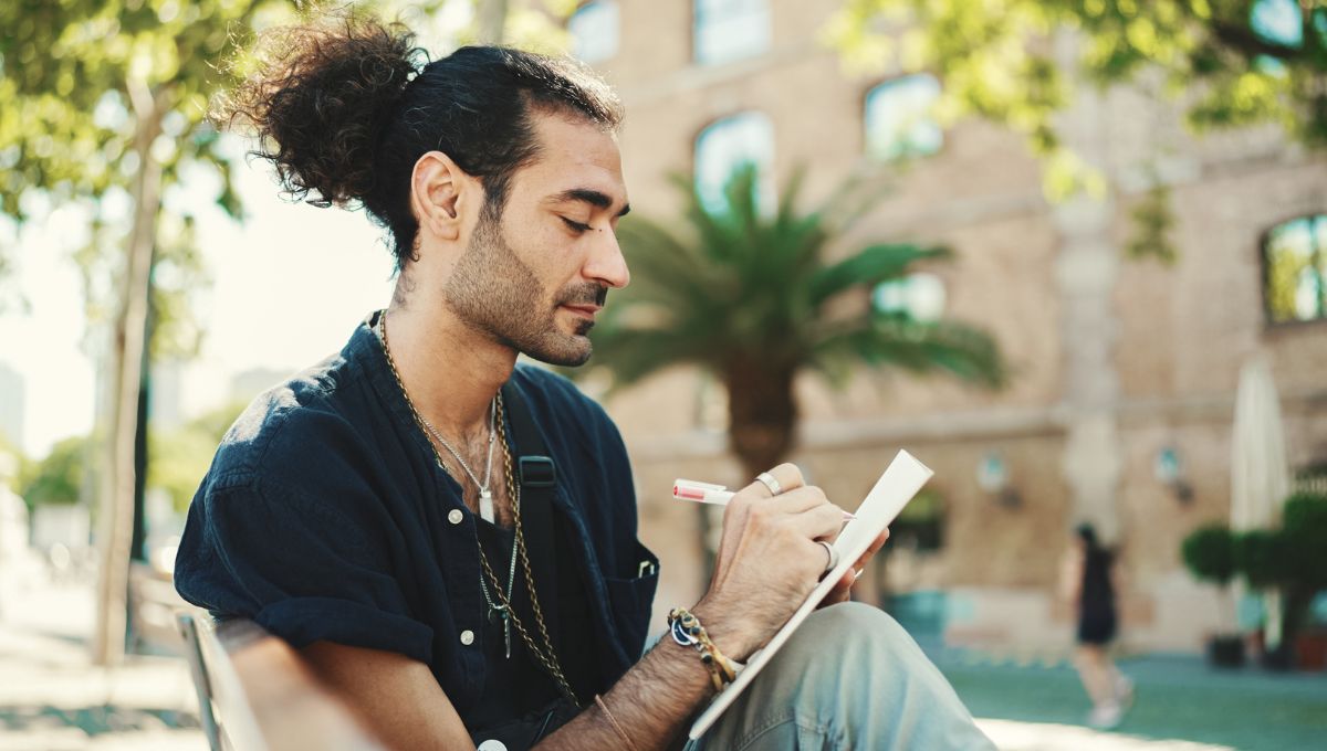 Motivational Journal Prompts to Spark Growth and Self-Discovery